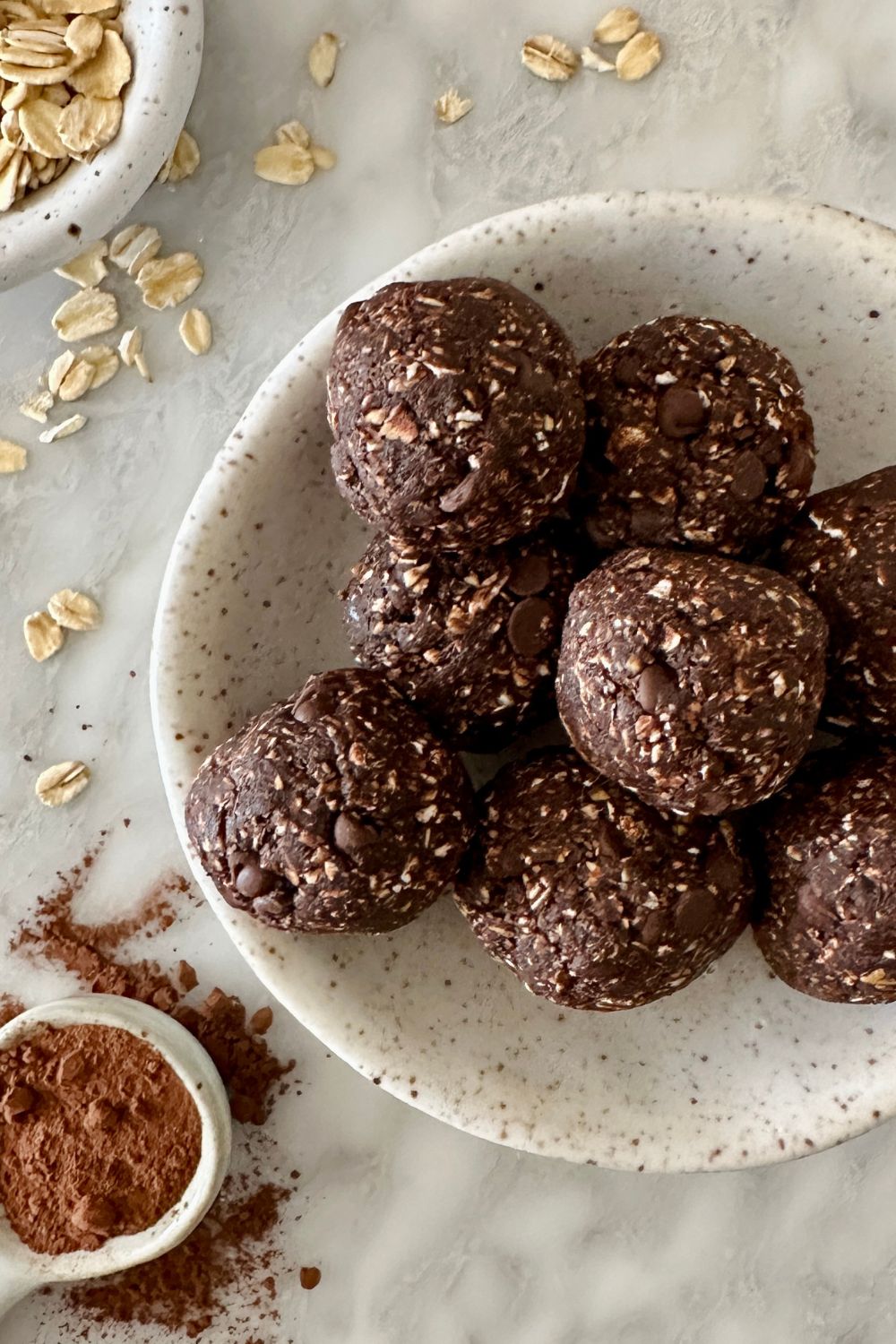 Chocolate Brownie Energy Balls | Healthy Foodie Girl