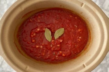 Slow Cooker Tomato Sauce | Healthy Foodie Girl