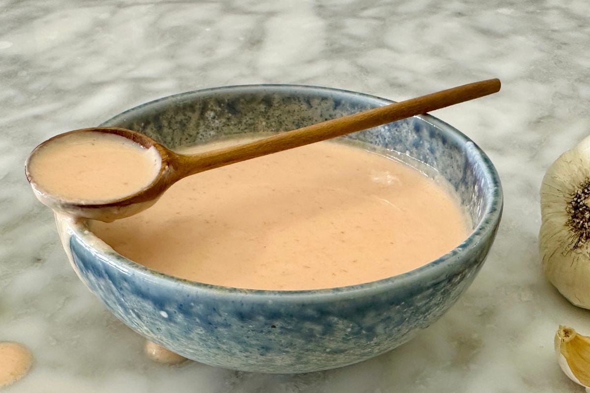SRIRACHA MAYO WITH GREEK YOGURT | Healthy Foodie Girl